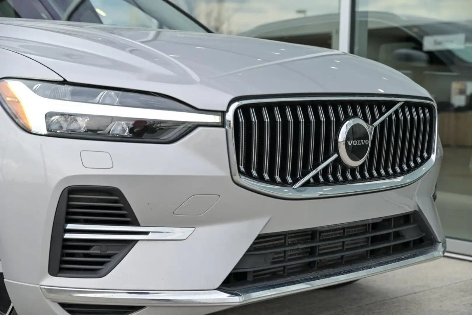 Volvo XC60 2023 | 47 888 $ | 43 787 km | VUS à Hybride essence ...
