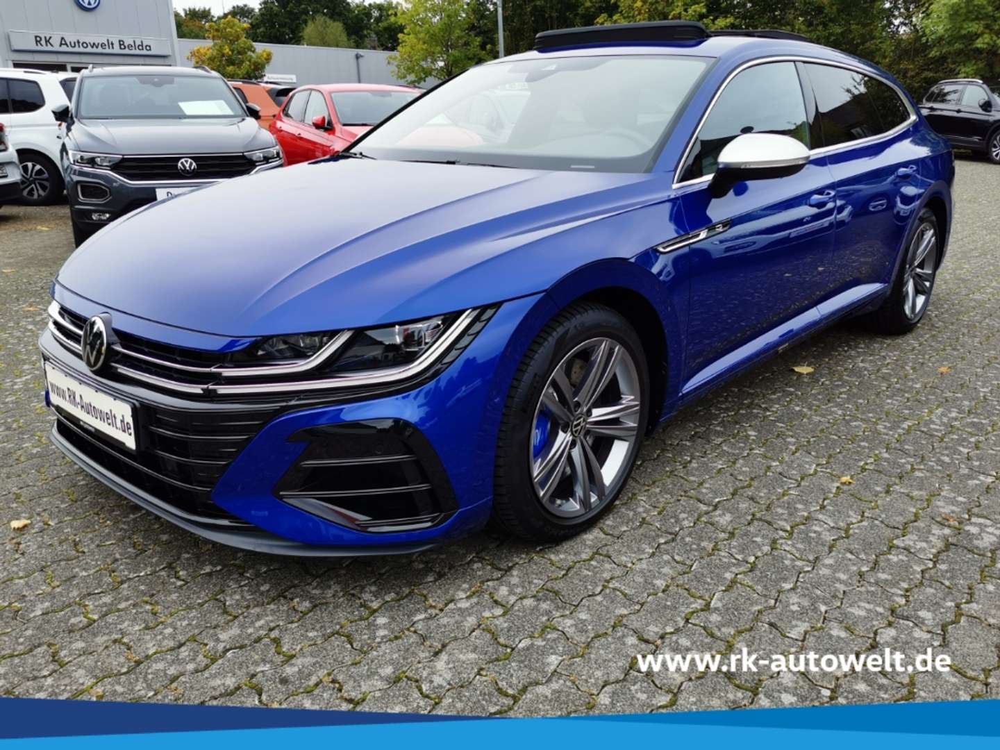 Volkswagen Arteon Kombi in Blau gebraucht in Warstein-Belecke für € 39.490