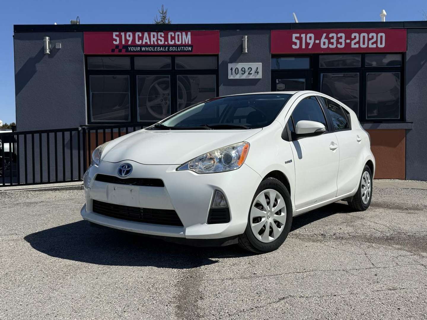 2014 Toyota Prius c | $ 12,999 | 122,786 km | Gas/Electric Hybrid Sedan ...