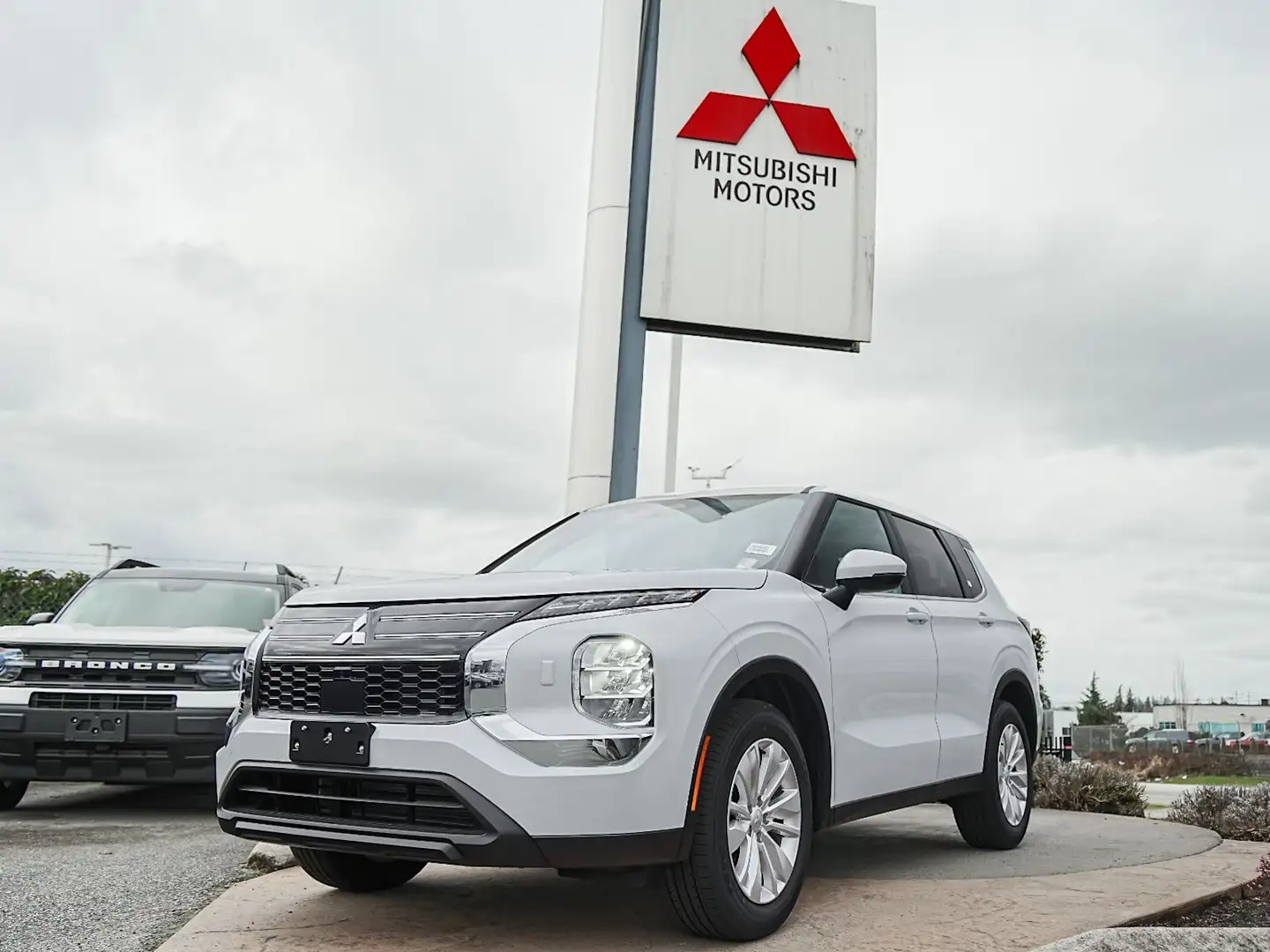 2026 Mitsubishi Outlander | $ 37,823 | 5 km Others for sale by Go ...