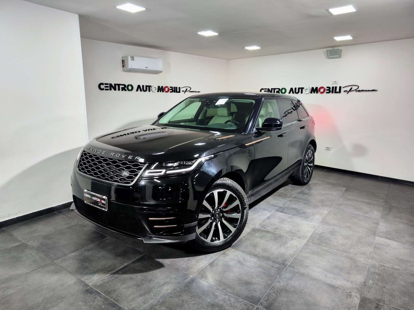 Land Rover Range Rover Velar usata a Cardito - Napoli per € 33.999,-