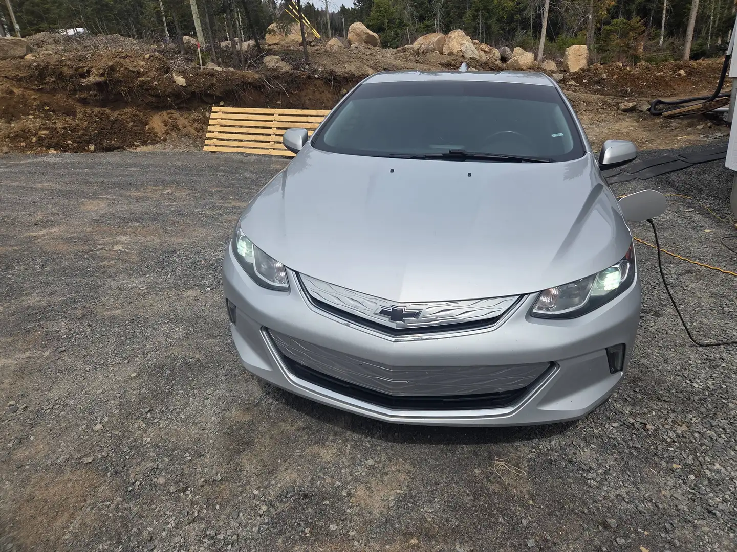 2017 Chevrolet Volt | $ 8,898 | 212,758 km | Gas/Electric Hybrid ...