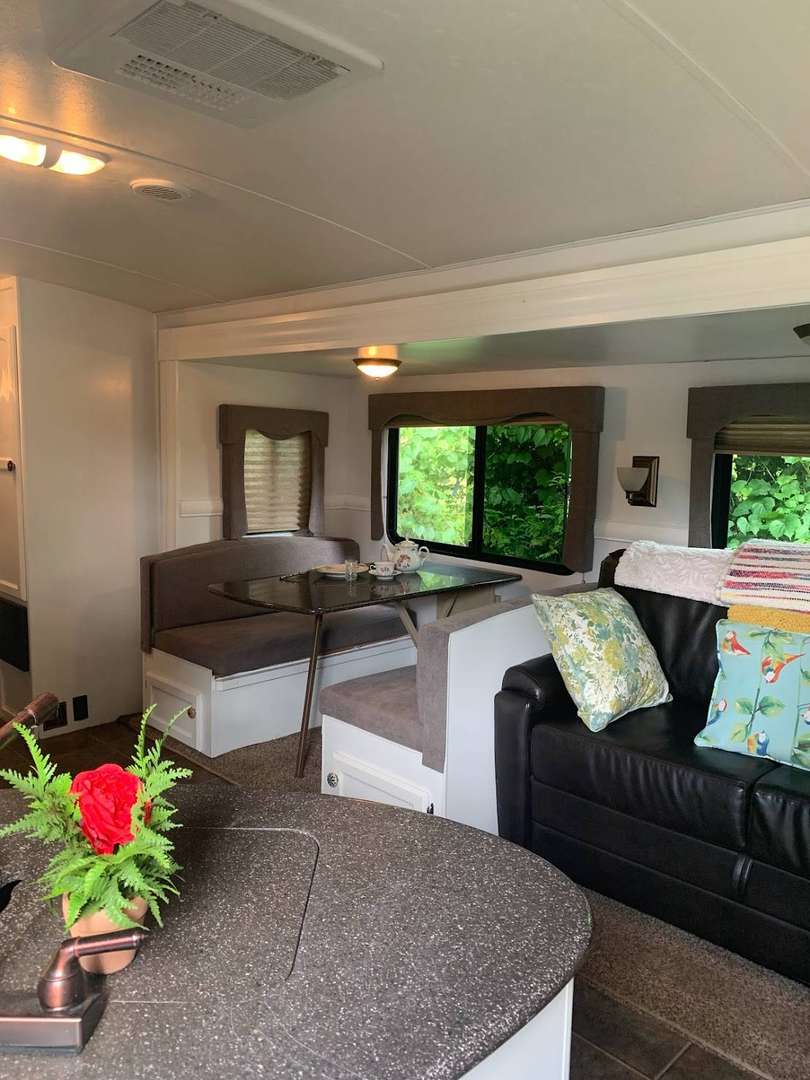 2013 Crossroads RV Sunset Trail | $ 10,300 | 0 km Park Model for sale ...