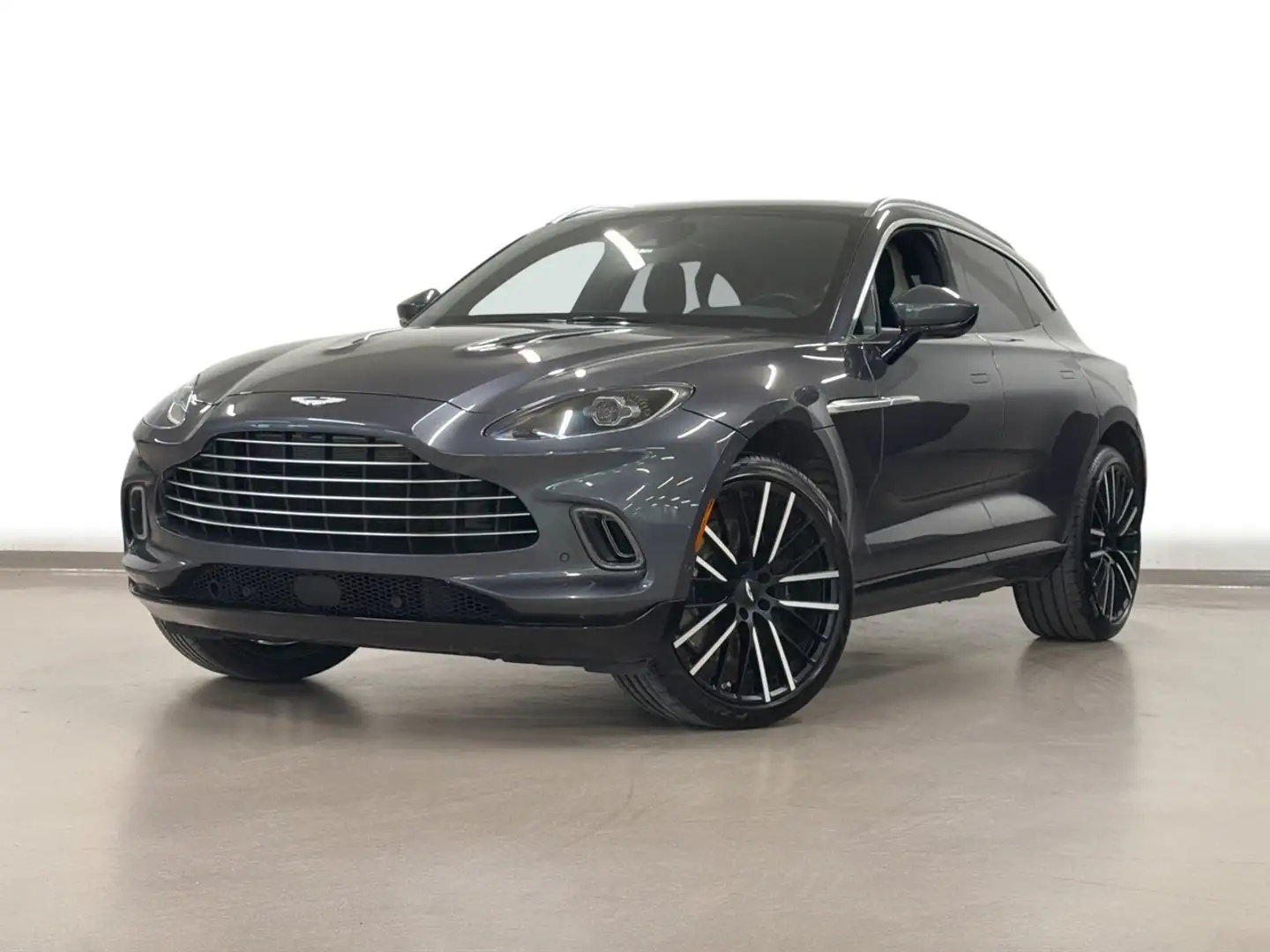 Aston Martin DBX 2023 | 159 995 $ | 48 516 km | VUS à Essence en vente ...
