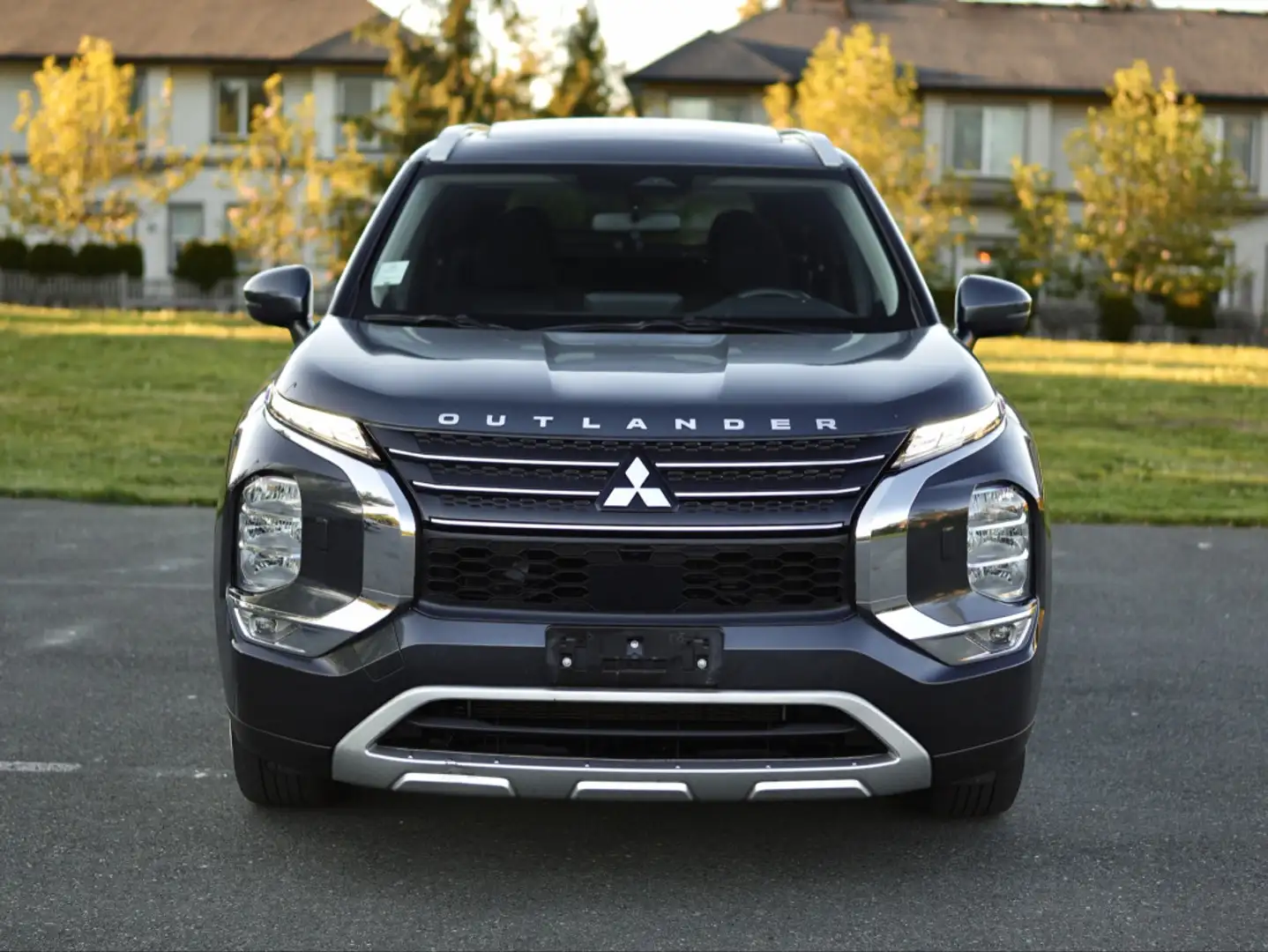 2025 Mitsubishi Outlander | $ 43,995 | 39,100 km | Gas/Electric Hybrid ...
