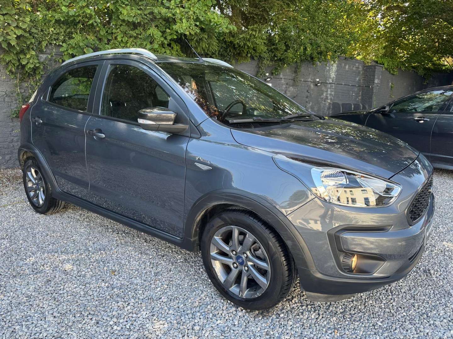 Ford Ka/Ka+ SUV/4x4/Pick-Up en Gris occasion à Courcelles pour € 8 950