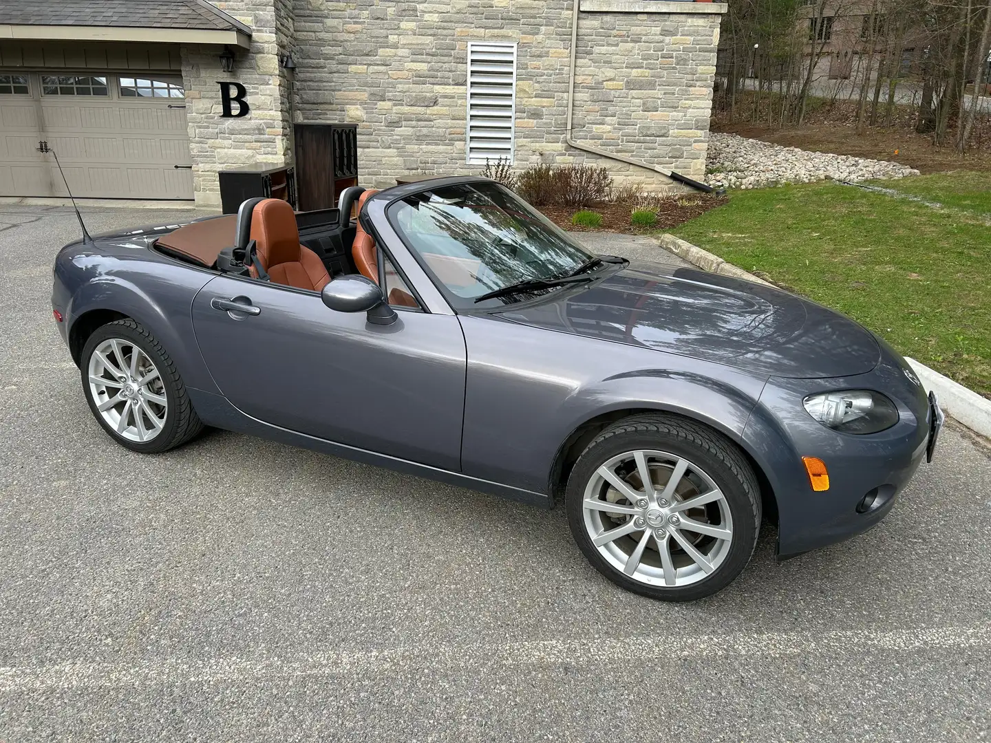 2006 Mazda MX-5 Miata | $ 17,000 | 72,800 km | Gasoline Convertible for ...
