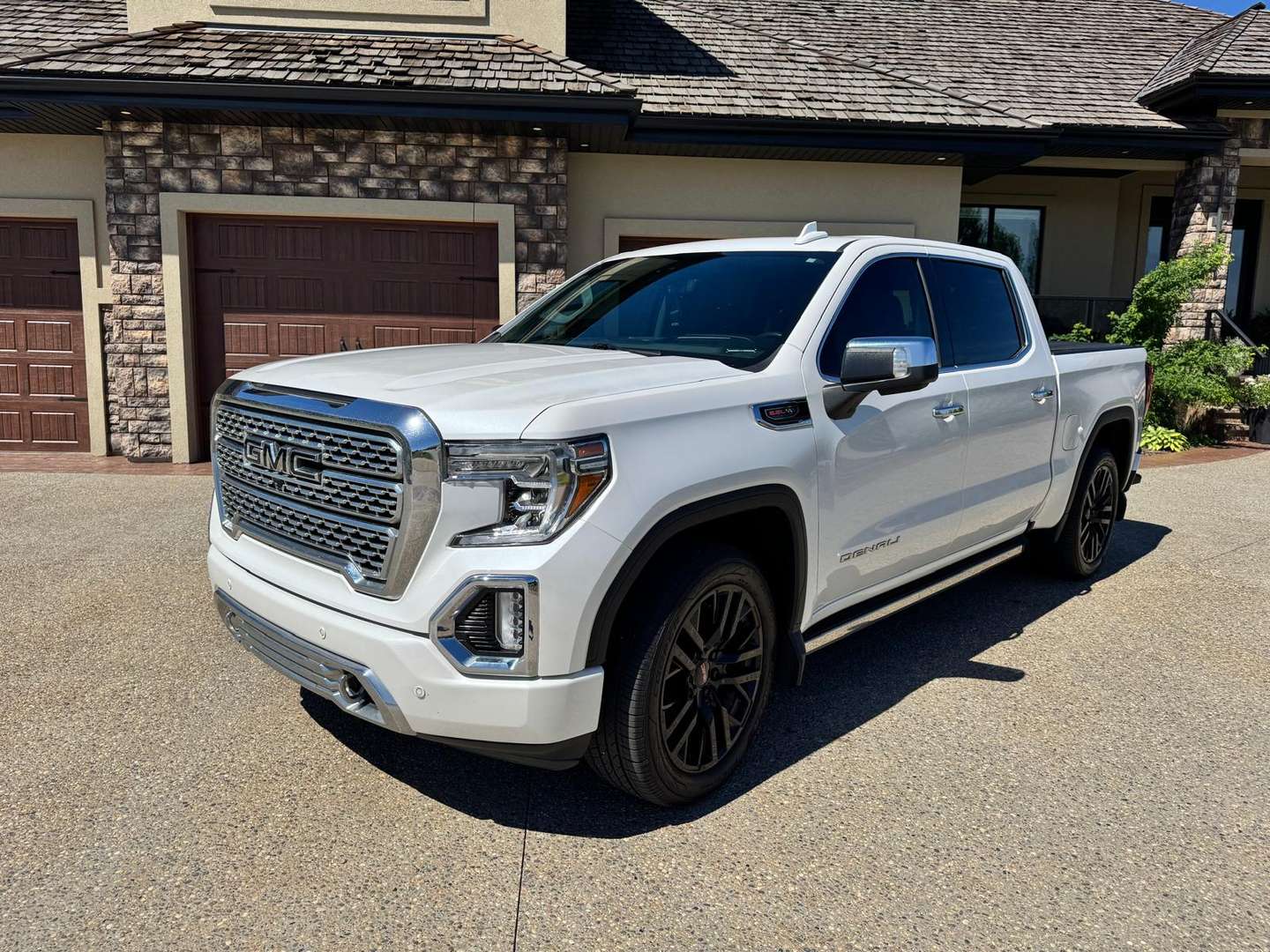 2020 GMC Sierra 1500 | $ 54,900 | 75,000 km | Gasoline Pick-up Truck ...