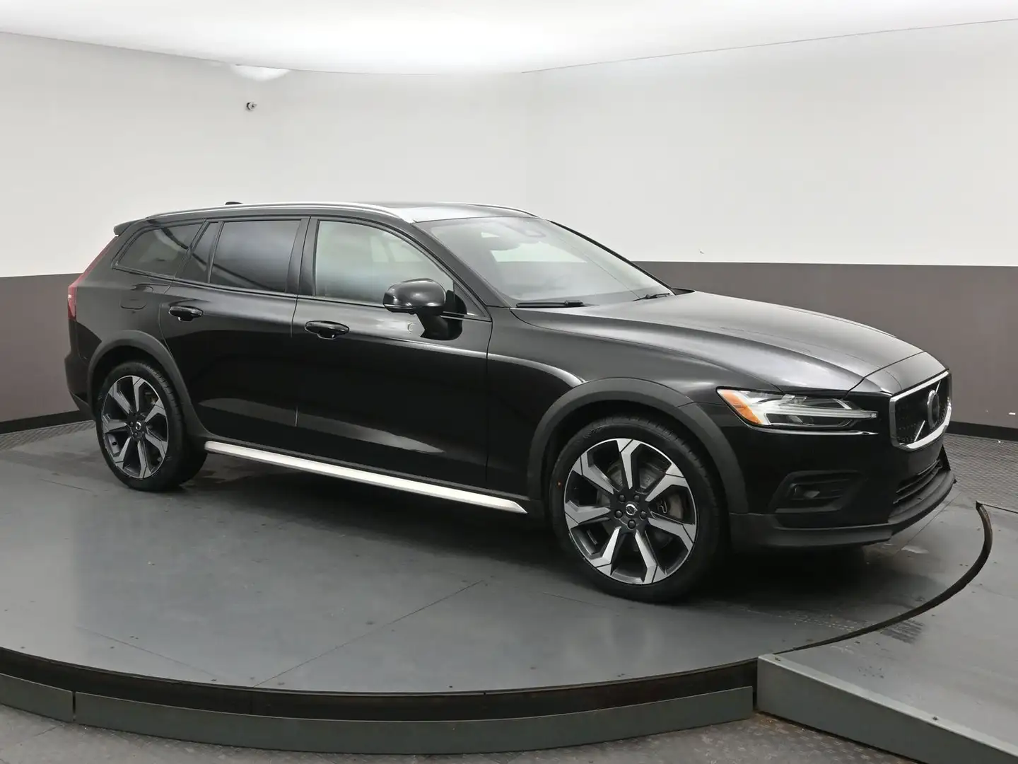 2023 Volvo V60 | $ 42,990 | 41,258 km | Gasoline Sedan for sale by O ...