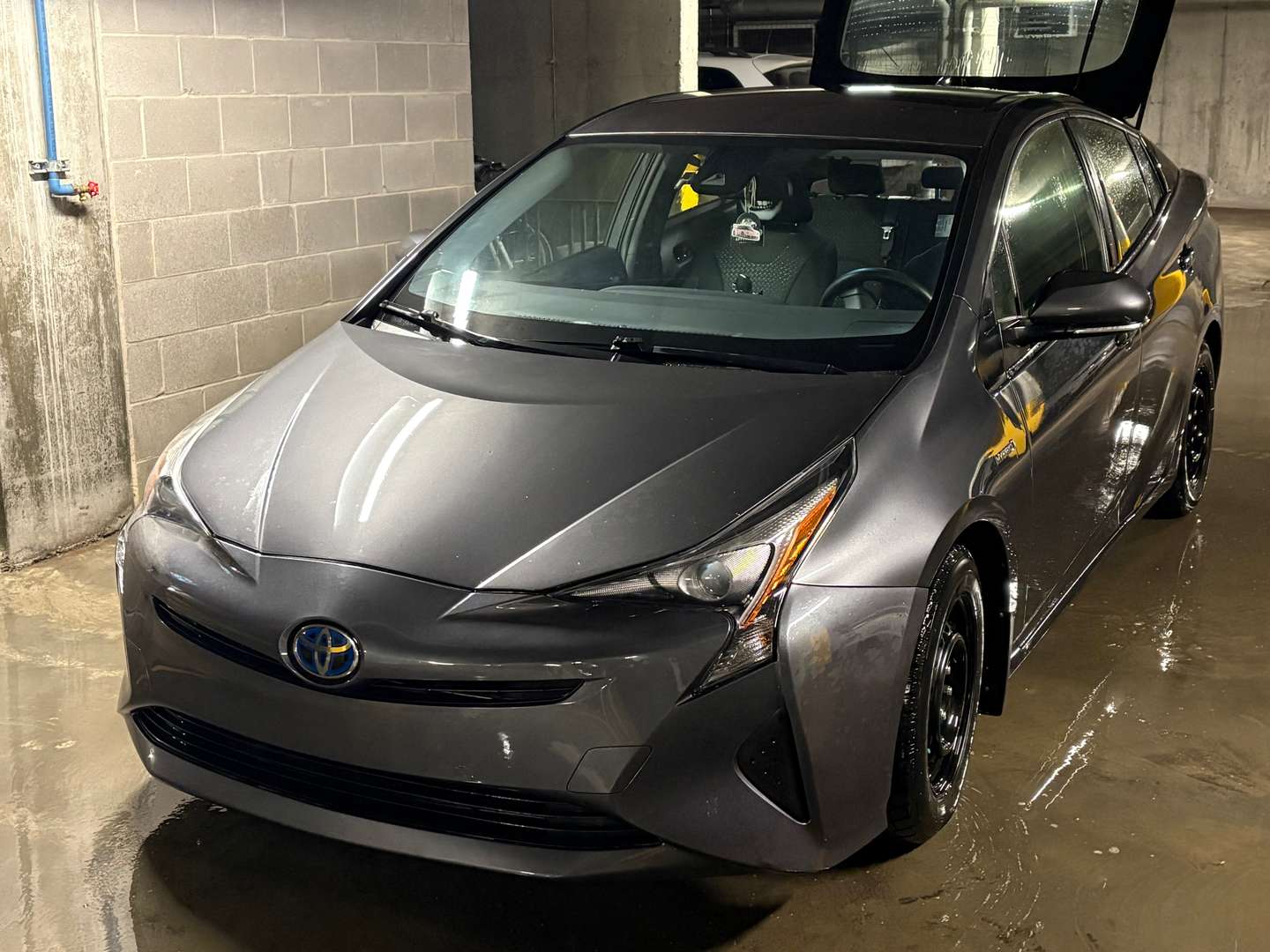 Toyota Prius 2017 | 12 850 $ | 184 000 km | À hayon à Électrique en ...