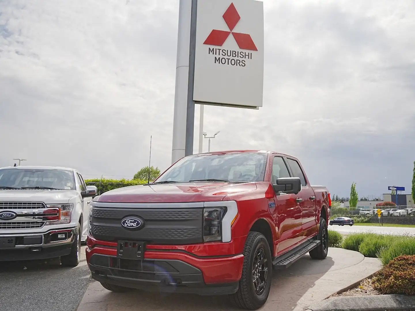 2025 Ford F 150 Lightning | $ 66,181 | 5,537 km | Electric Pick-up ...