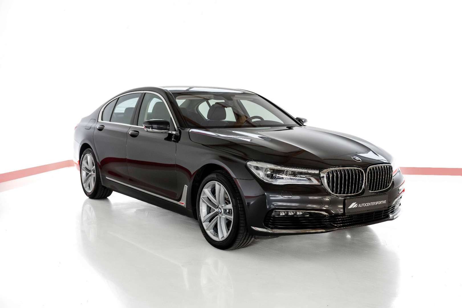 BMW 730 Limousine in Grau gebraucht in Bad Schussenried für € 32.990