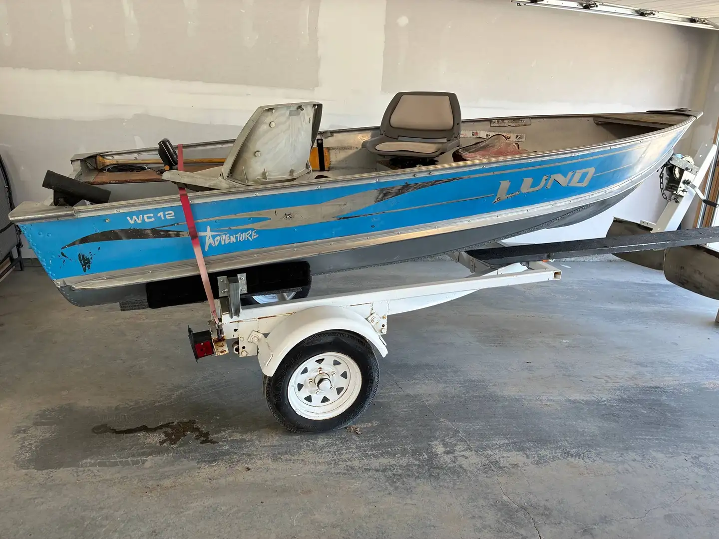 2000 Lund 12 foot aluminum | $ 4,500 | 0 km | Gasoline Fishing Boat for ...