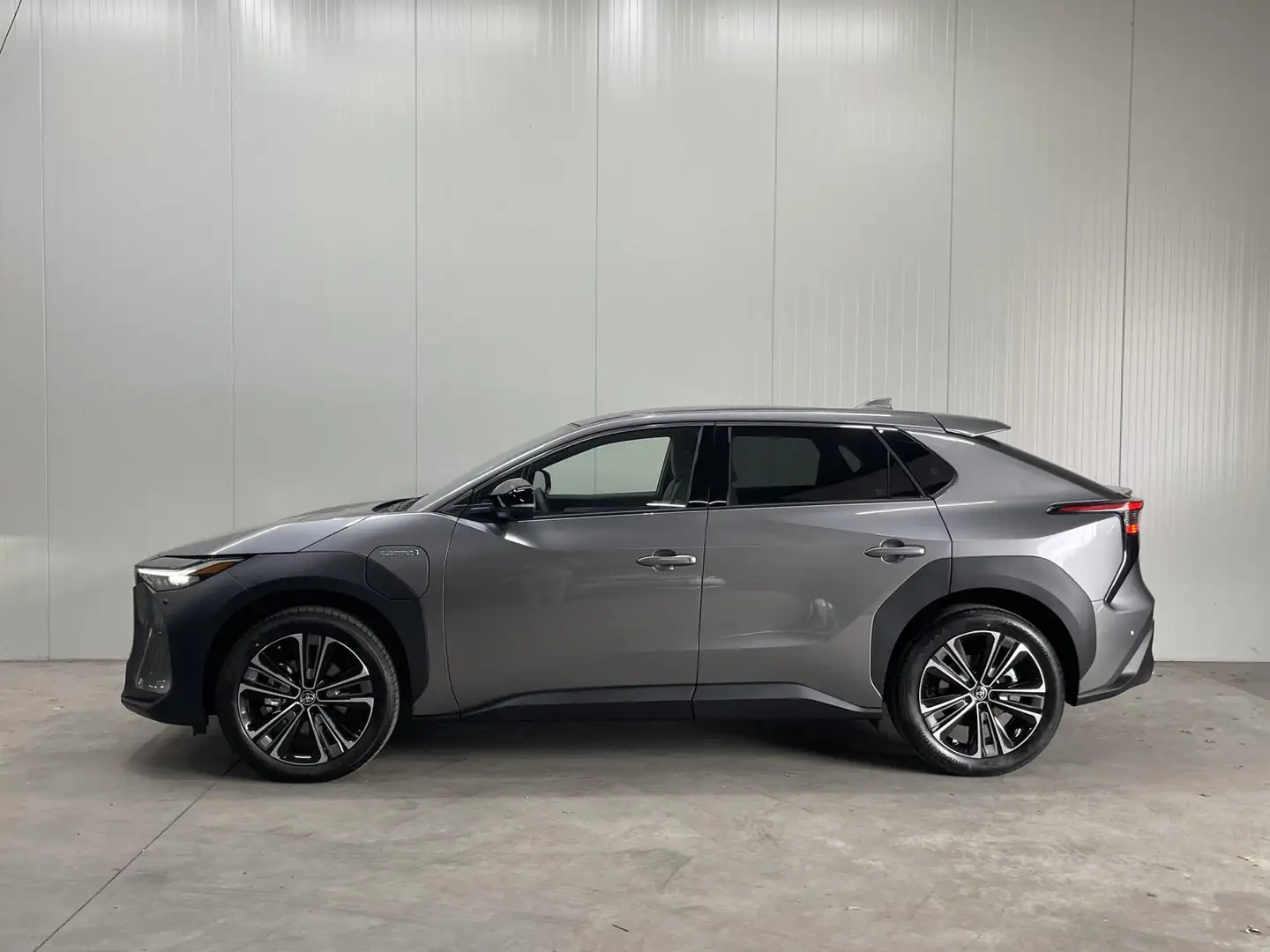 Toyota bZ4X occasion | SUV/Off-Road/Pick-Up | Grijs | in ZEIST voor € ...