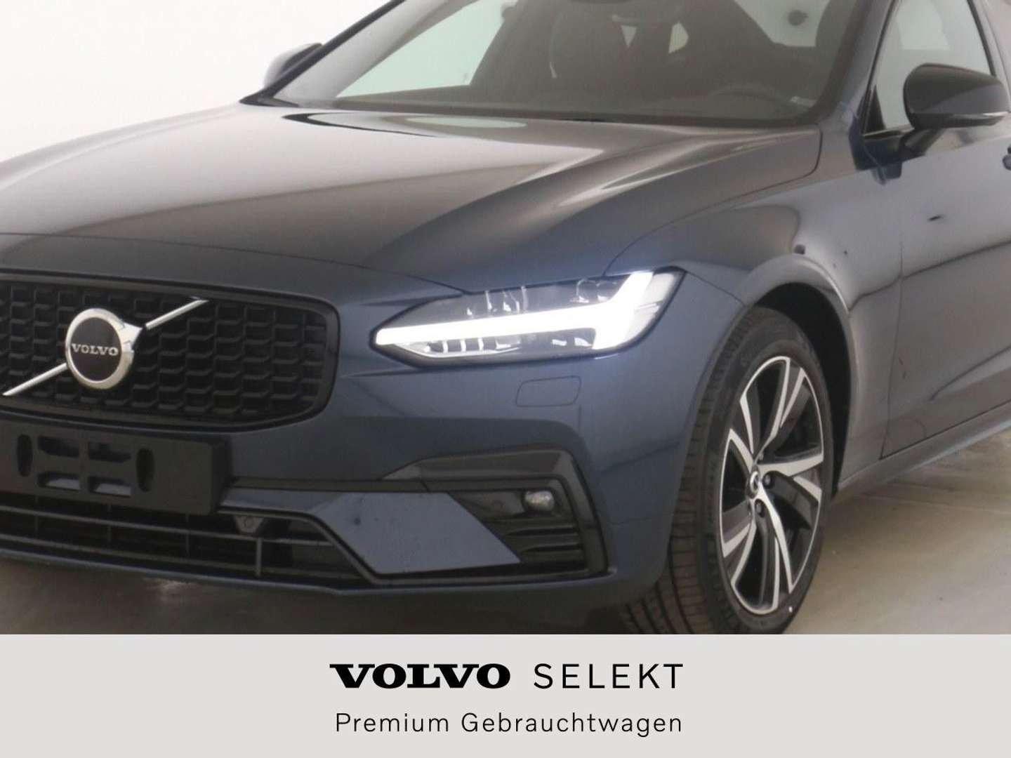 Volvo S90 Limousine in Blau gebraucht in Amberg für € 44.890