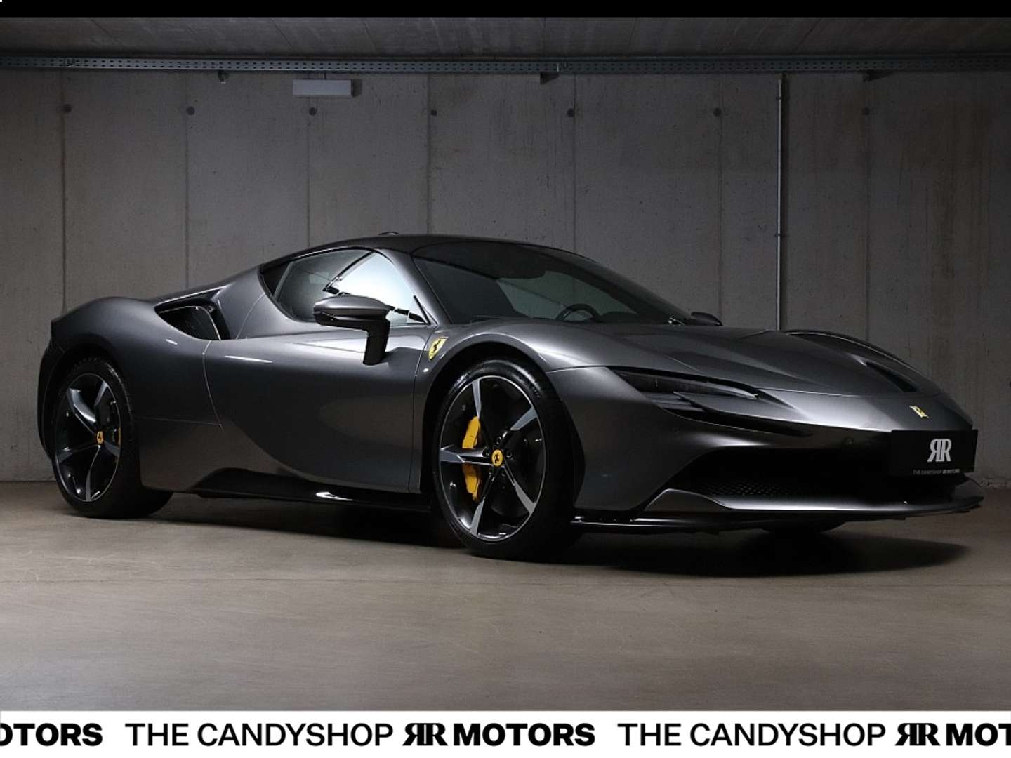 Ferrari SF90 Stradale Coupé in Grau gebraucht in Unterweitersdorf für € ...