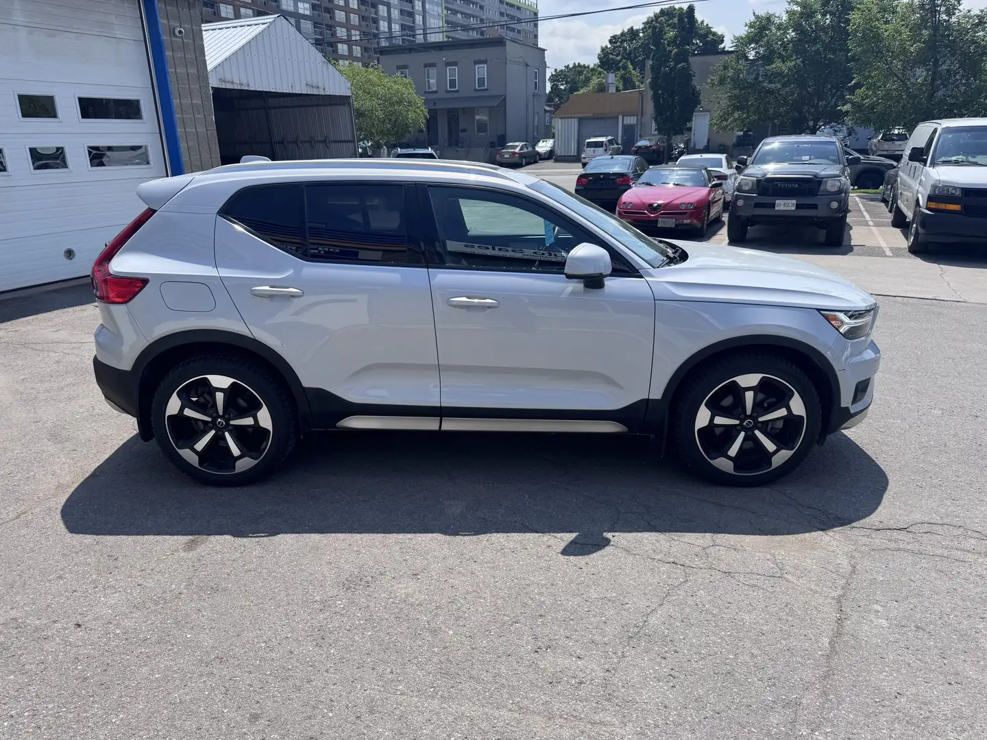 2021 Volvo XC40 | $ 30,995 | 40,736 km | Gasoline SUV for sale by ...