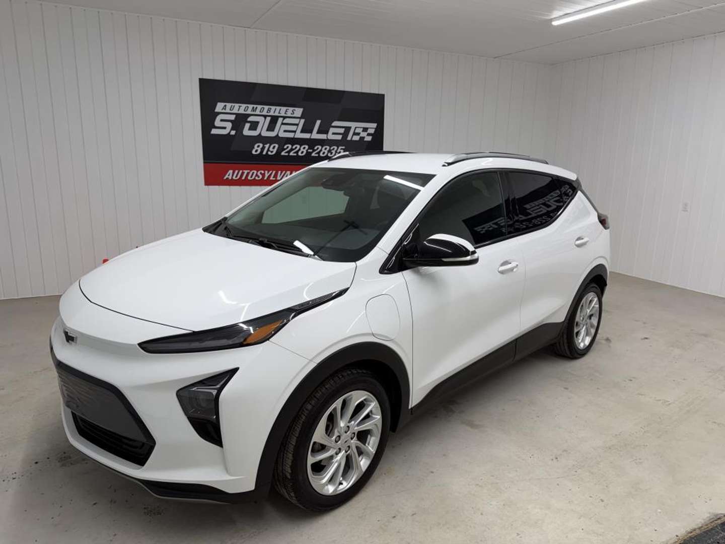 2023 Chevrolet Bolt | $ 26,995 | 37,859 km | Electric SUV for sale by ...