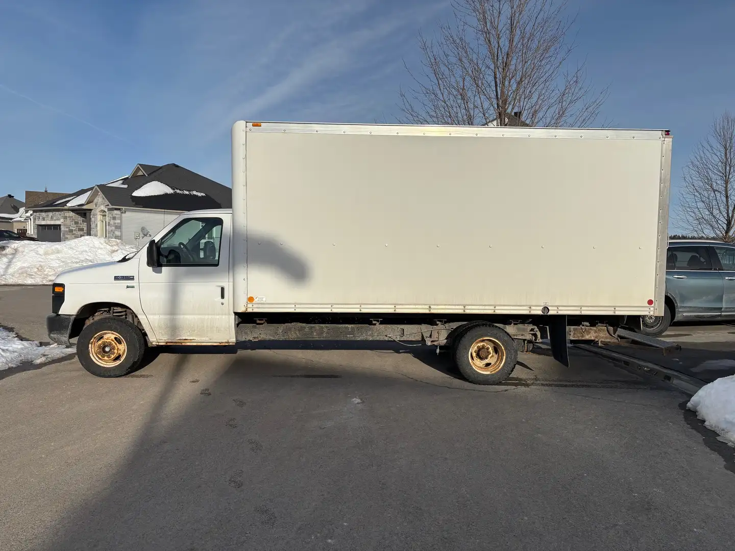 2016 Ford E-350 | $ 14,995 | 118,000 km Box Truck for sale by Private ...