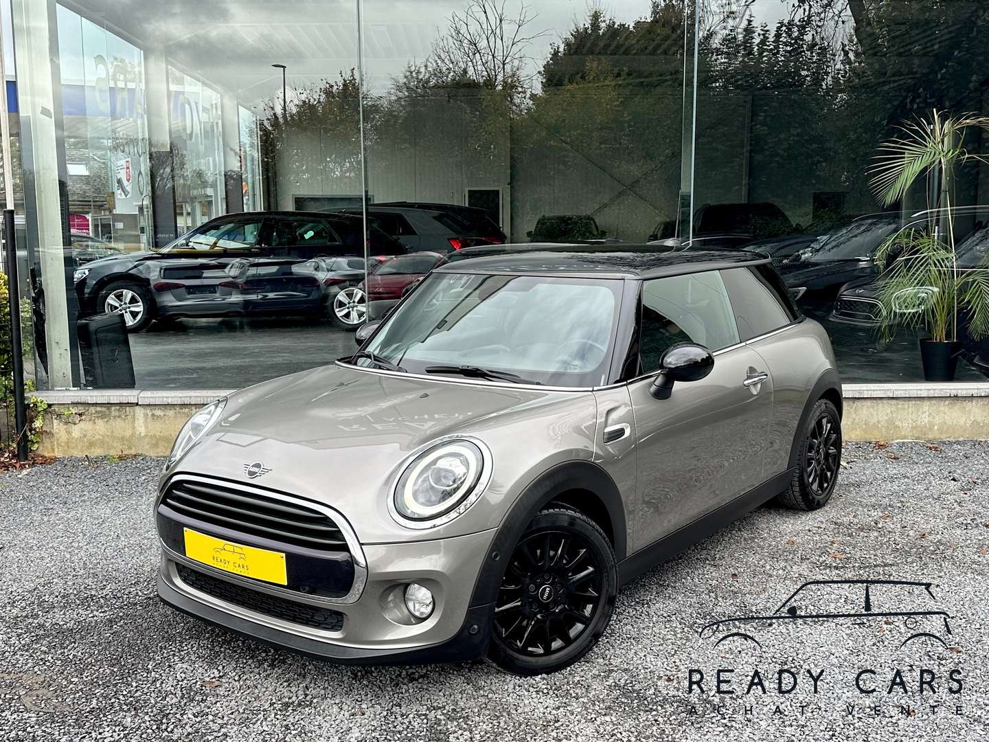 MINI Cooper Berline en Gris occasion à Braine l'Alleud pour € 14 490