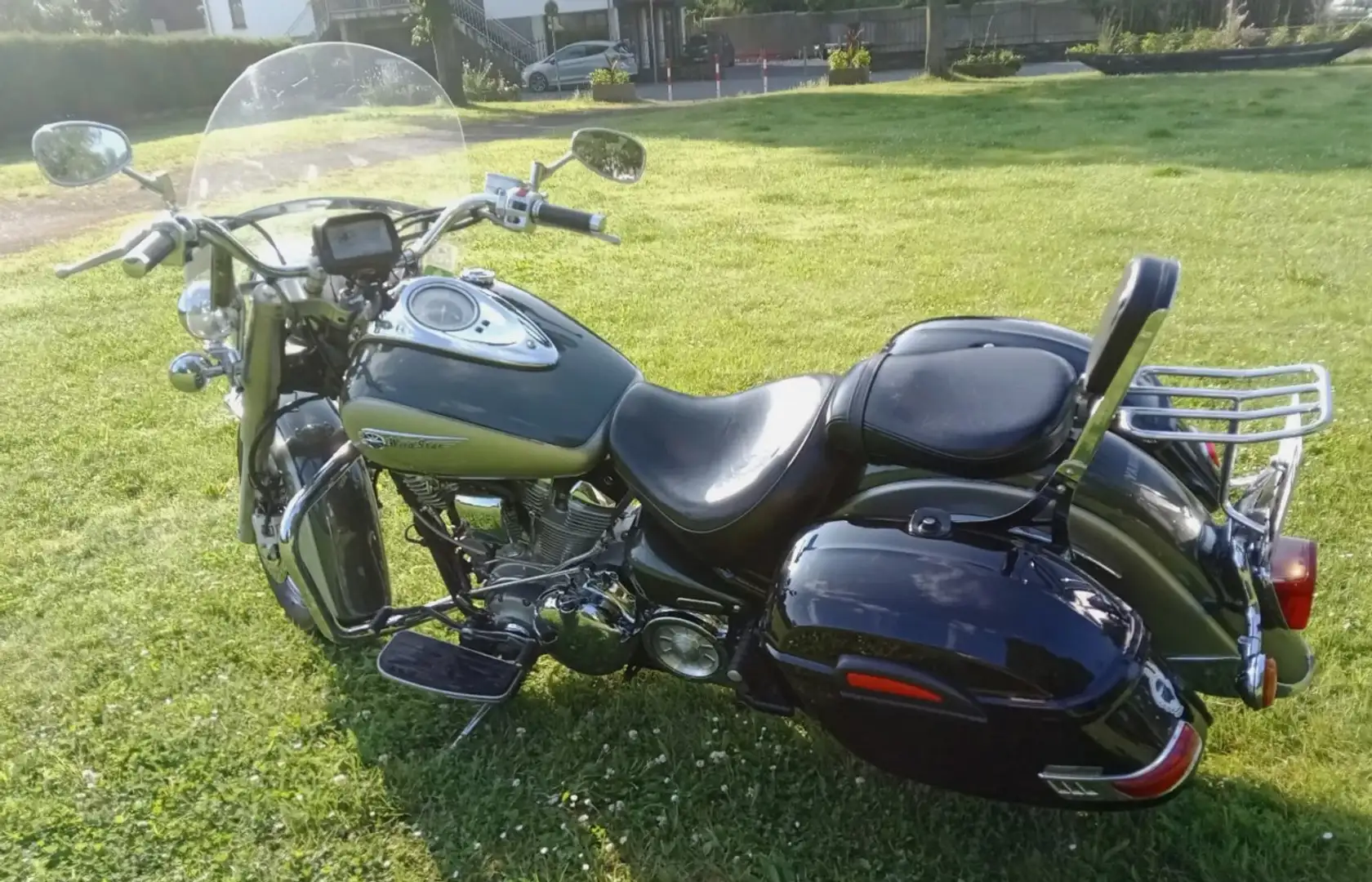 Yamaha XV 1600 Chopper/Cruiser in Silber gebraucht in Tübingen für € 4.999