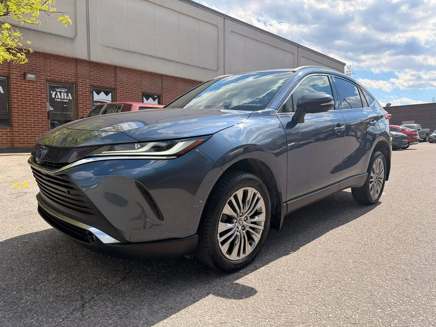 2024 Toyota Venza | $ 42,900 | 60,400 km | Gas/Electric Hybrid SUV for ...