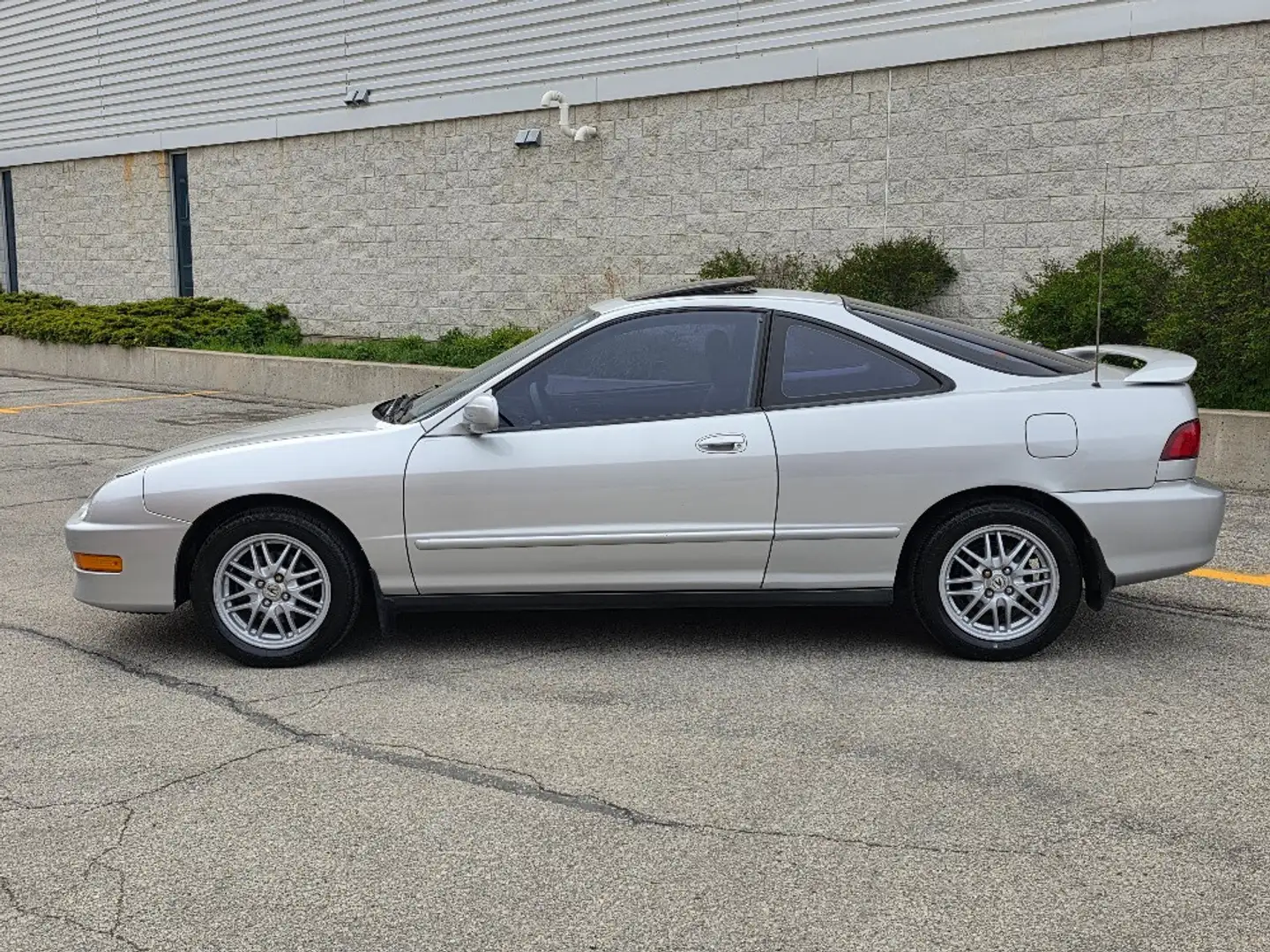2000 Acura Integra | $ 12,900 | 130,000 km | Gasoline Hatchback for ...