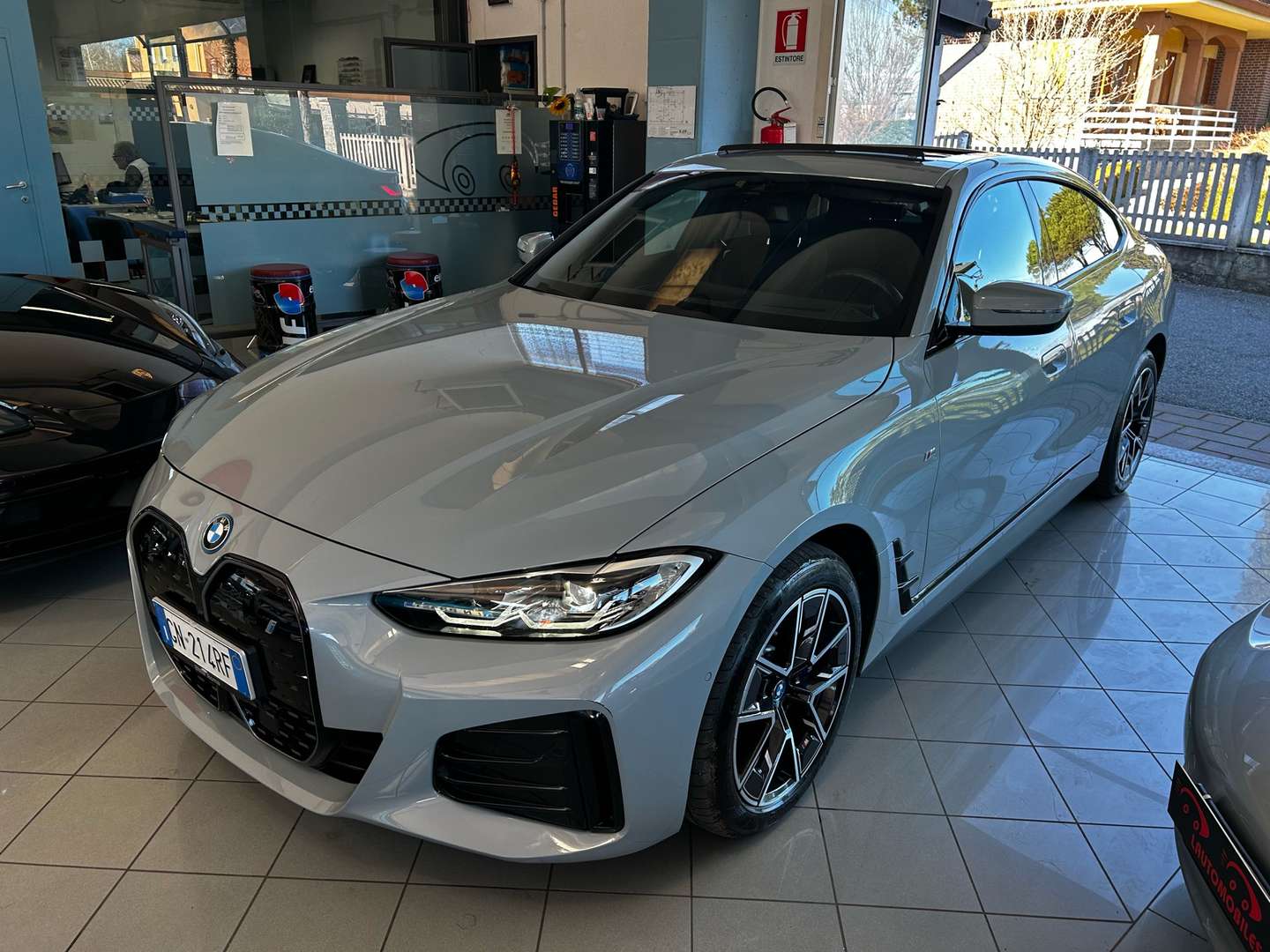 BMW i4 usata a Romagnano Sesia - Novara - No per € 46.500,-