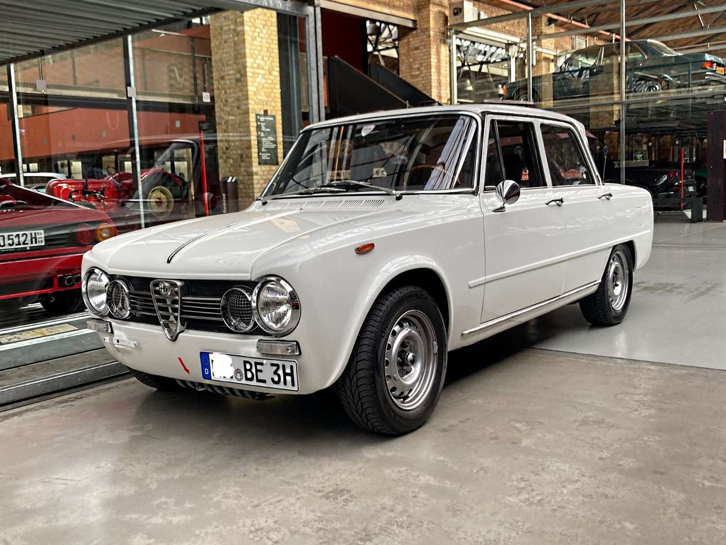 Alfa Romeo Giulia Limousine in Weiß oldtimer in Berlin für € 39.500