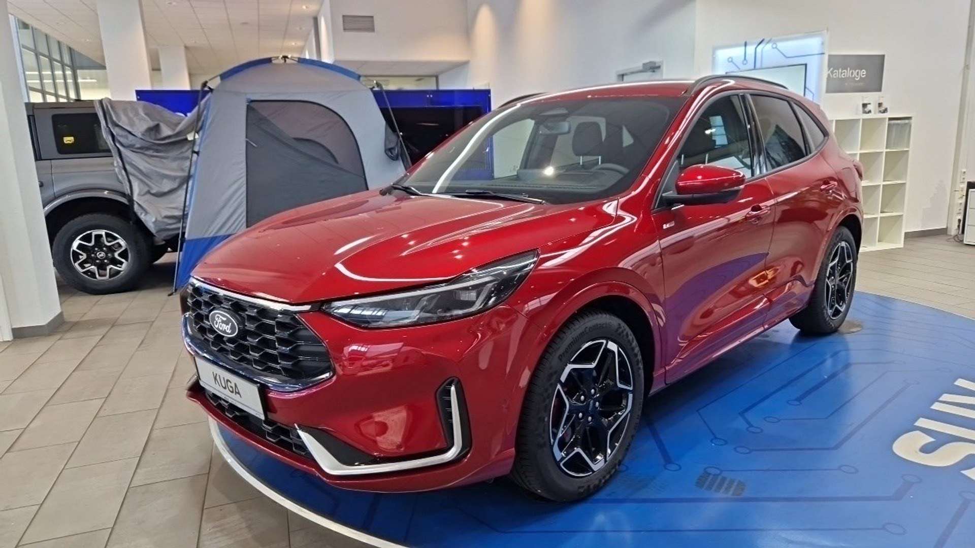Ford Kuga SUV/Geländewagen/Pickup in Rot neu in Siegen für € 46.500
