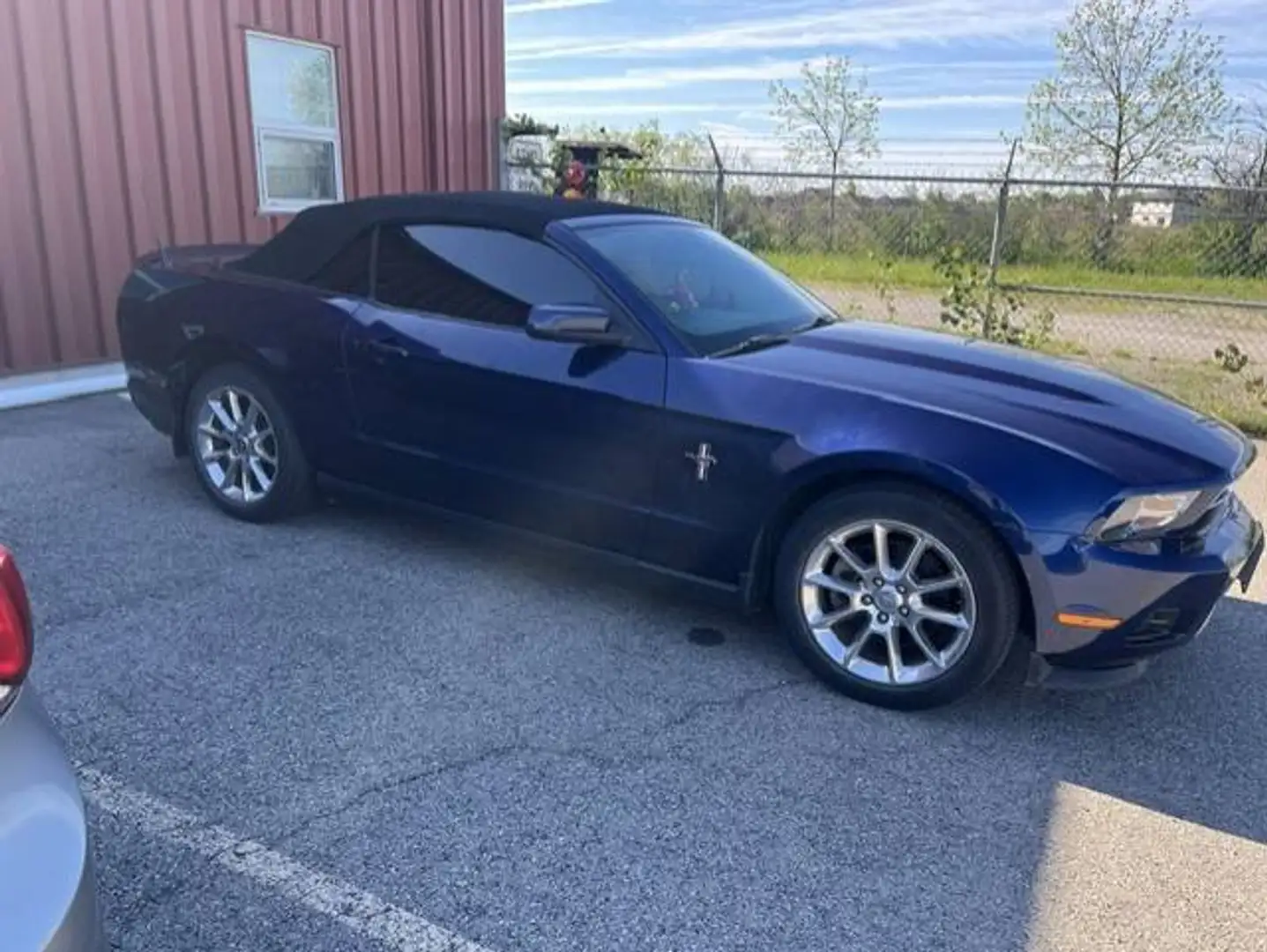 2011 Ford Mustang | $ 16,000 | 133,625 km | Gasoline Convertible for ...