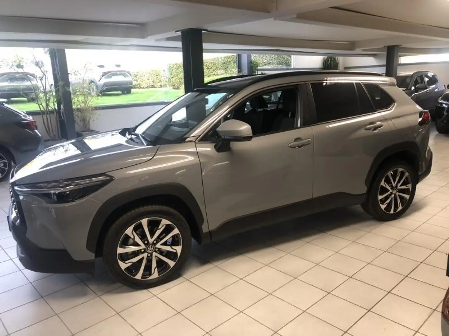Toyota Corolla Cross SUV/4x4/Pick-Up en Gris voiture de démonstration à Kontich pour € 36 950