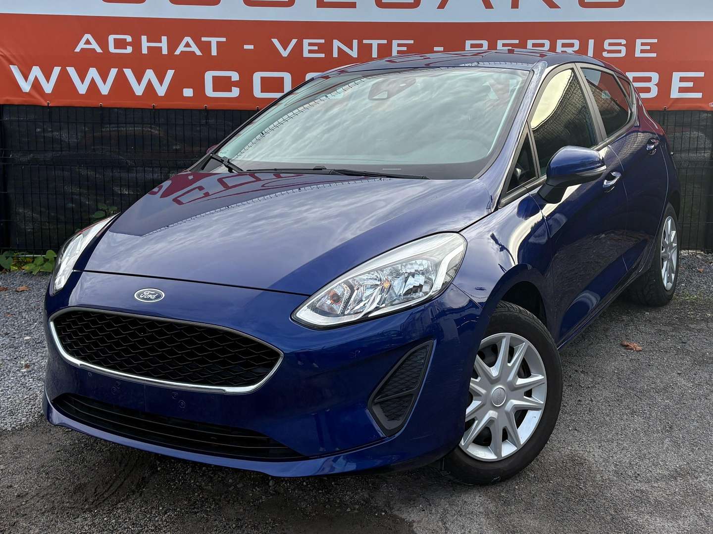 Ford Fiesta Berline in Blauw tweedehands in Wauthier-Braine voor € 6.199