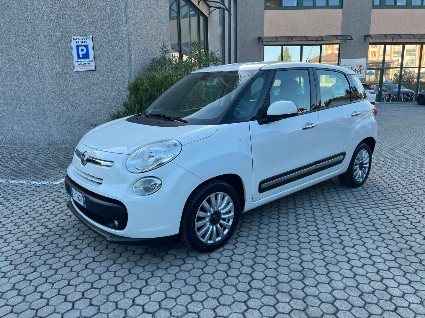 Fiat 500L usata a Olgiate Comasco - Como - CO per € 5.400