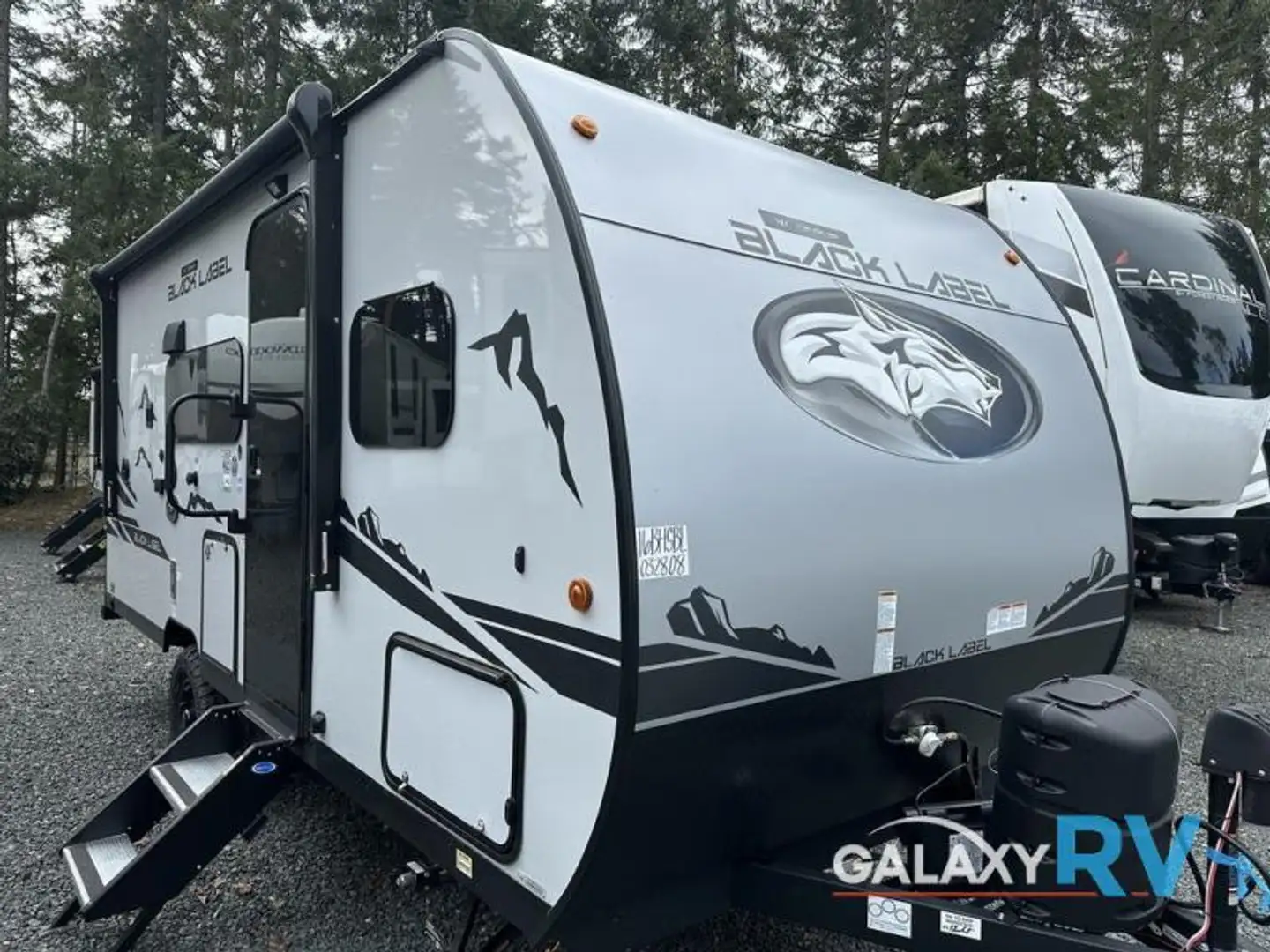 Forest River Cherokee Wolf Pup Black Label 2024 | 33 980 $ | Caravane ...