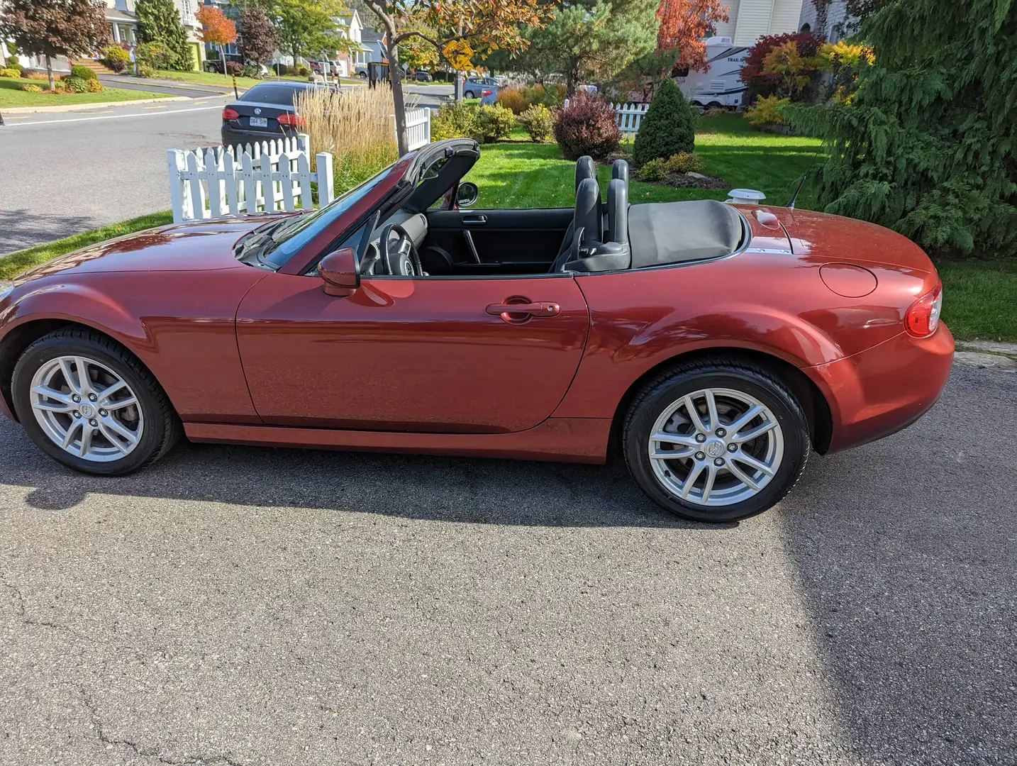2011 Mazda MX-5 Miata | $ 15,500 | 76,000 km | Gasoline Convertible for ...