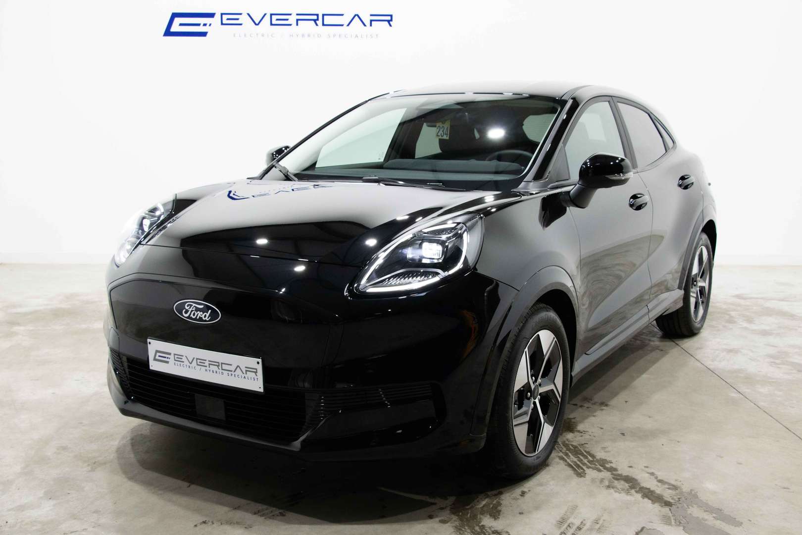 Ford Puma SUV/4x4/Pick-Up en Noir voiture de démonstration à Saint ...