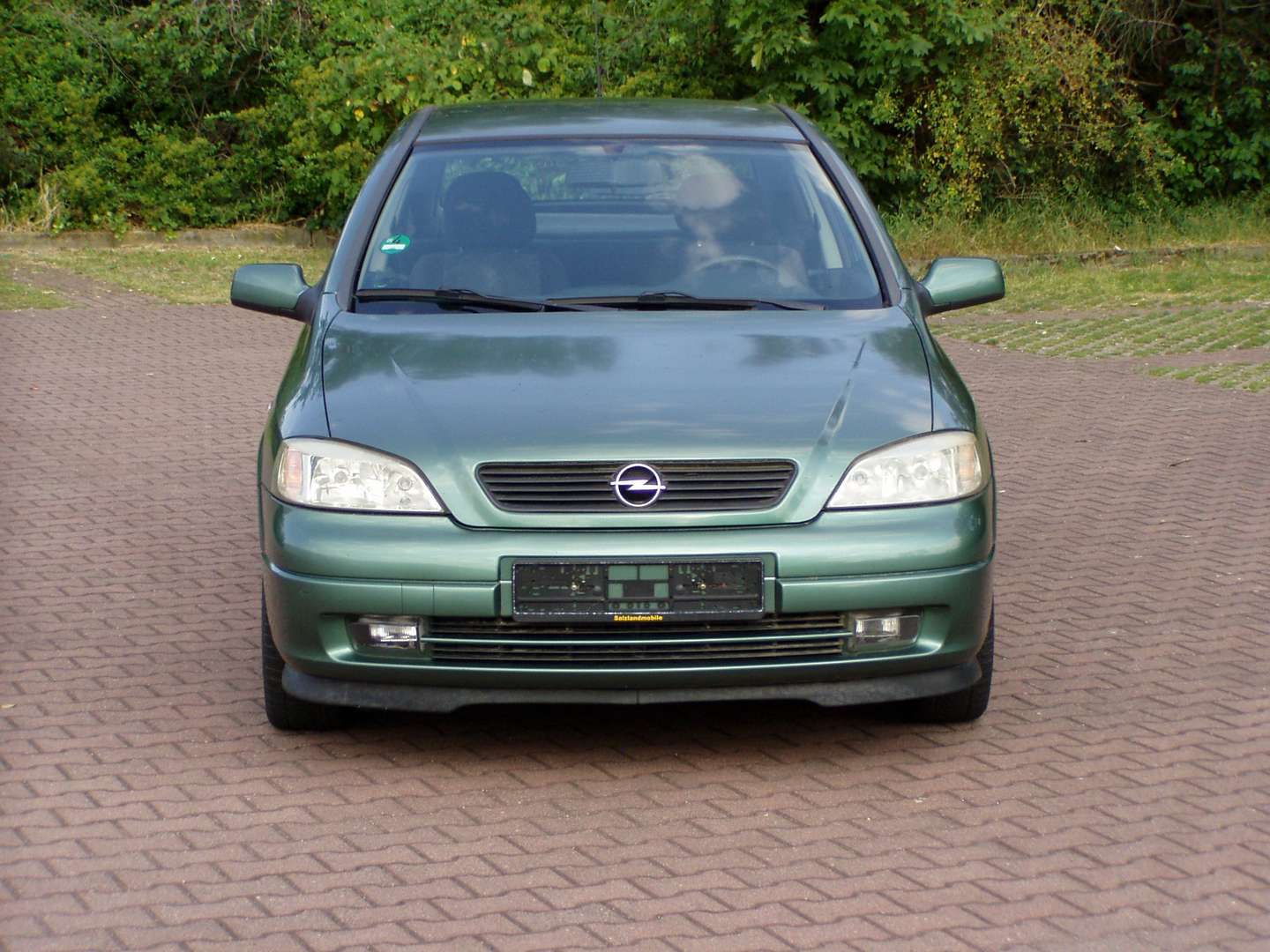 Opel Astra Limousine in Grün gebraucht in Halle für € 2.600