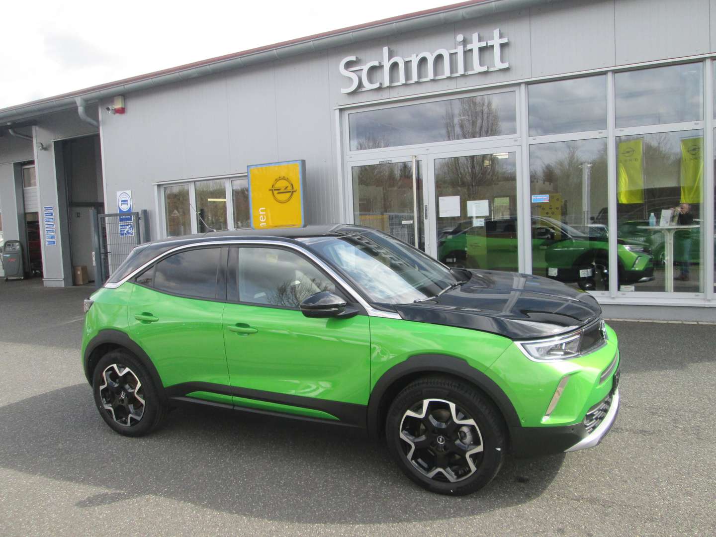 Opel Mokka SUV/Geländewagen/Pickup in Grün gebraucht in Blankenbach für € 19.990