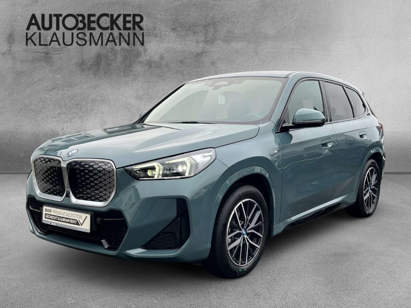 BMW iX1 SUV/Geländewagen/Pickup in Grün gebraucht in Kempen für € 48.435
