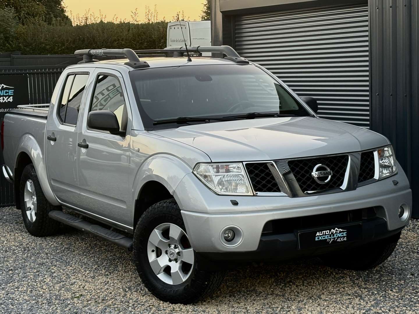 Nissan Navara SUV/4x4/Pick-up in Grijs tweedehands in Keumiée voor € 12.990