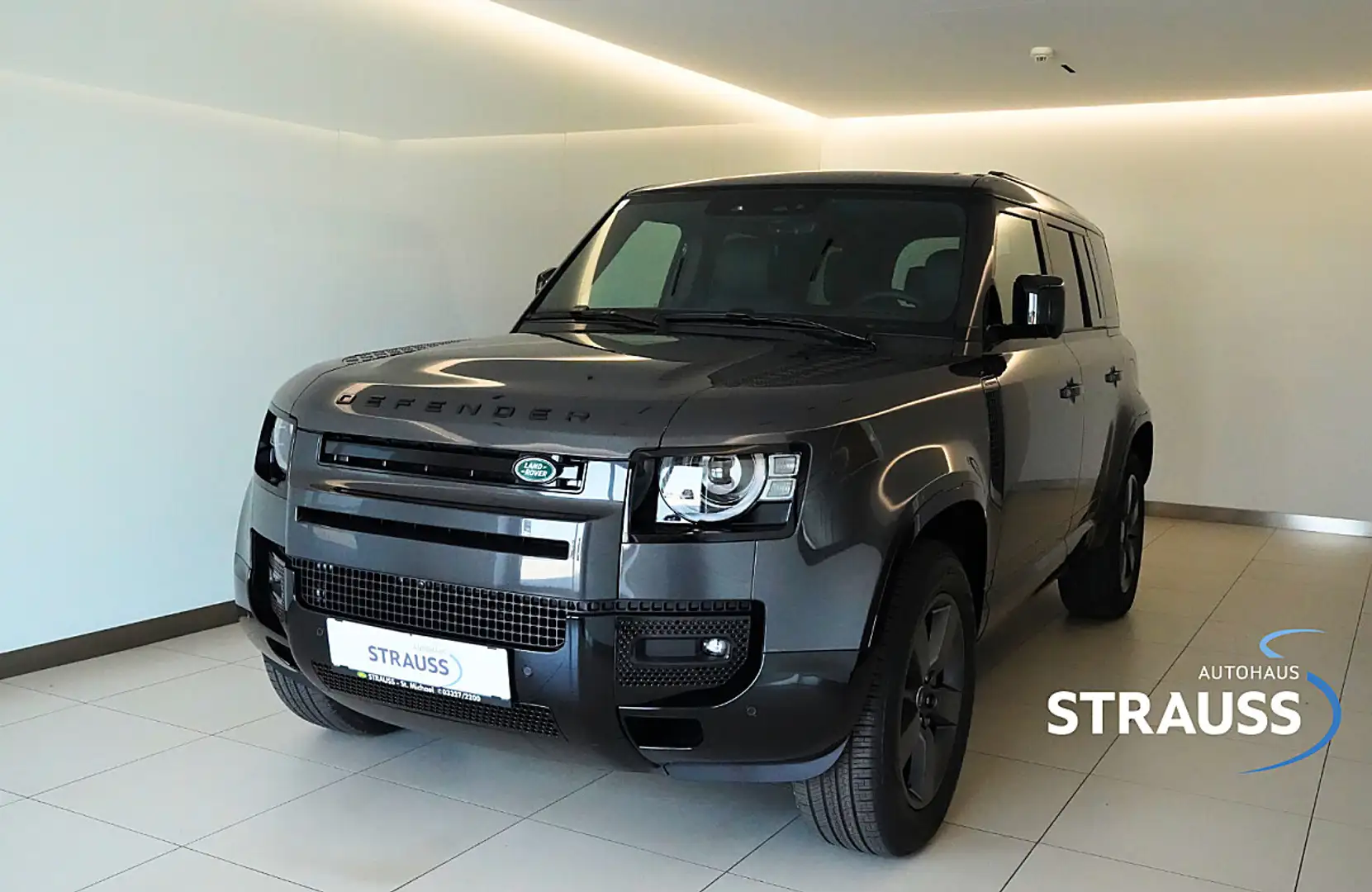 Land Rover Defender SUV/Geländewagen/Pickup in Grau gebraucht in St ...
