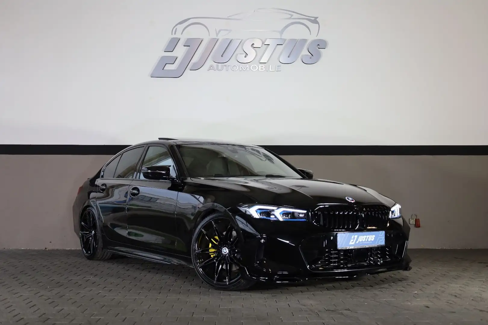 BMW 330 Limousine in Schwarz gebraucht in Limburg an der Lahn für € 33.900