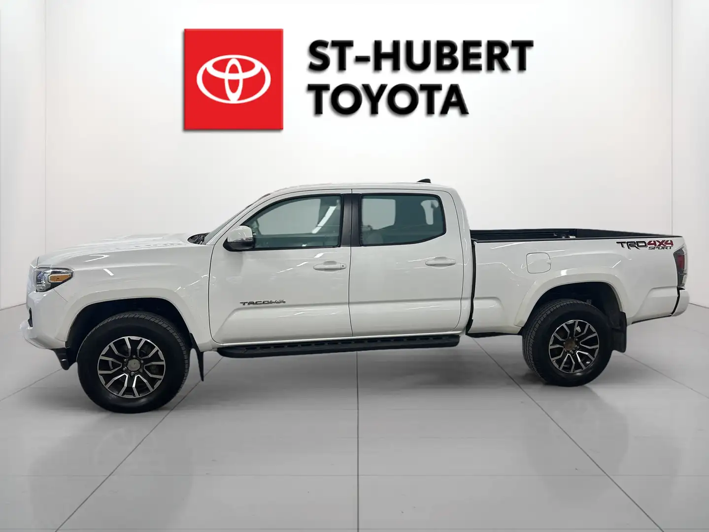 2021 Toyota Tacoma | $ 38,488 | 146,218 km | Gasoline Pick-up Truck for ...