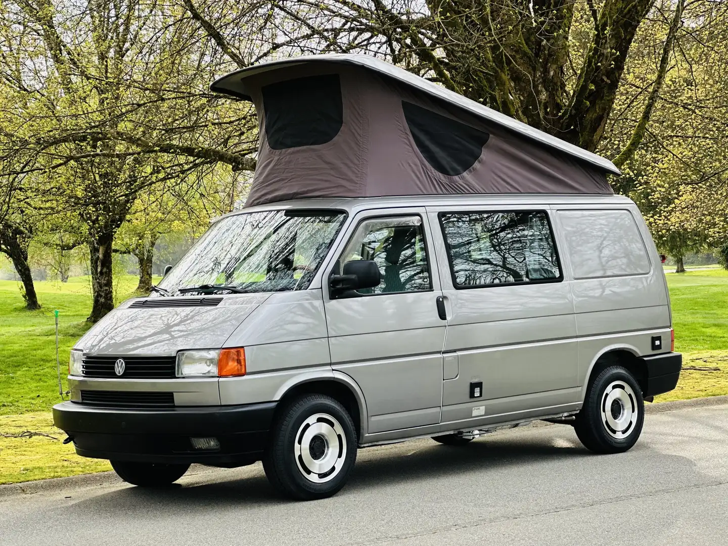 Volkswagen Eurovan 1995 | 43 898 $ | 98 300 km | Mini-fourgonnette à ...