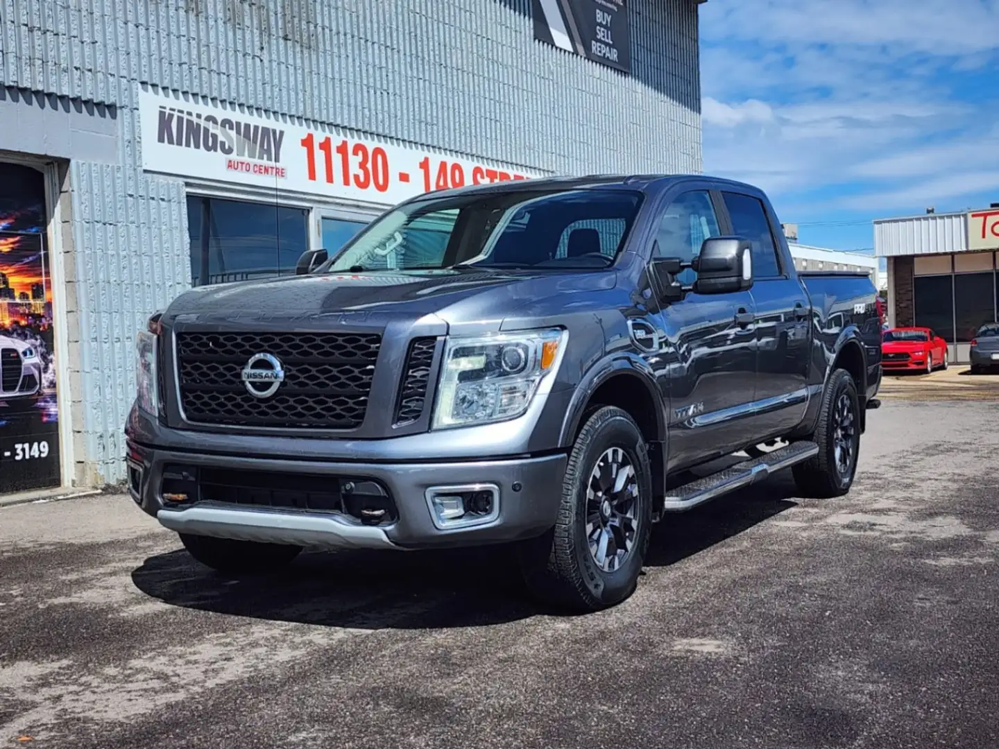2017 Nissan Titan | $ 17,999 | 184,000 km | Gasoline Pick-up Truck for ...
