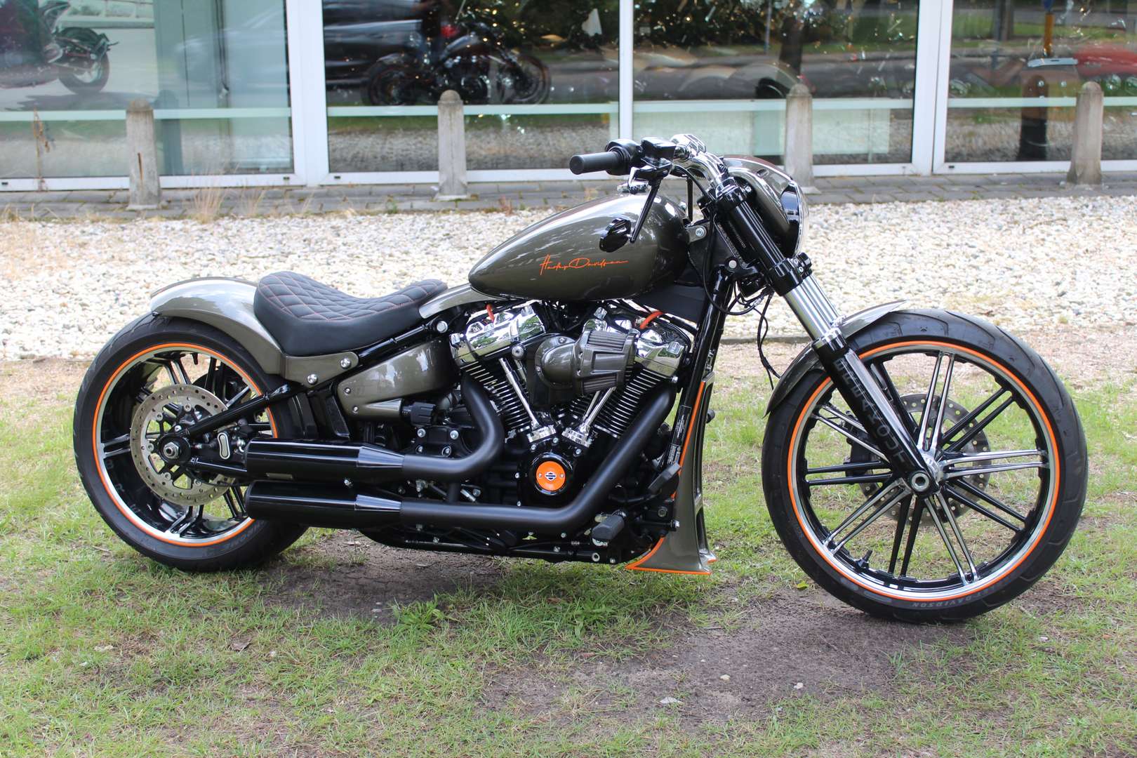 Harley-Davidson CVO Breakout occasion | Chopper/Cruiser | Grijs | in ...
