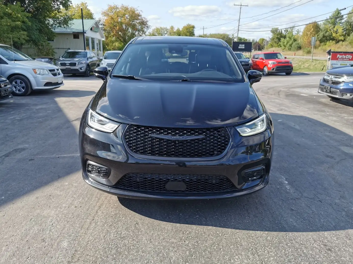 2022 Chrysler Pacifica | $ 34,995 | 70,000 km | Gasoline Minivan for ...
