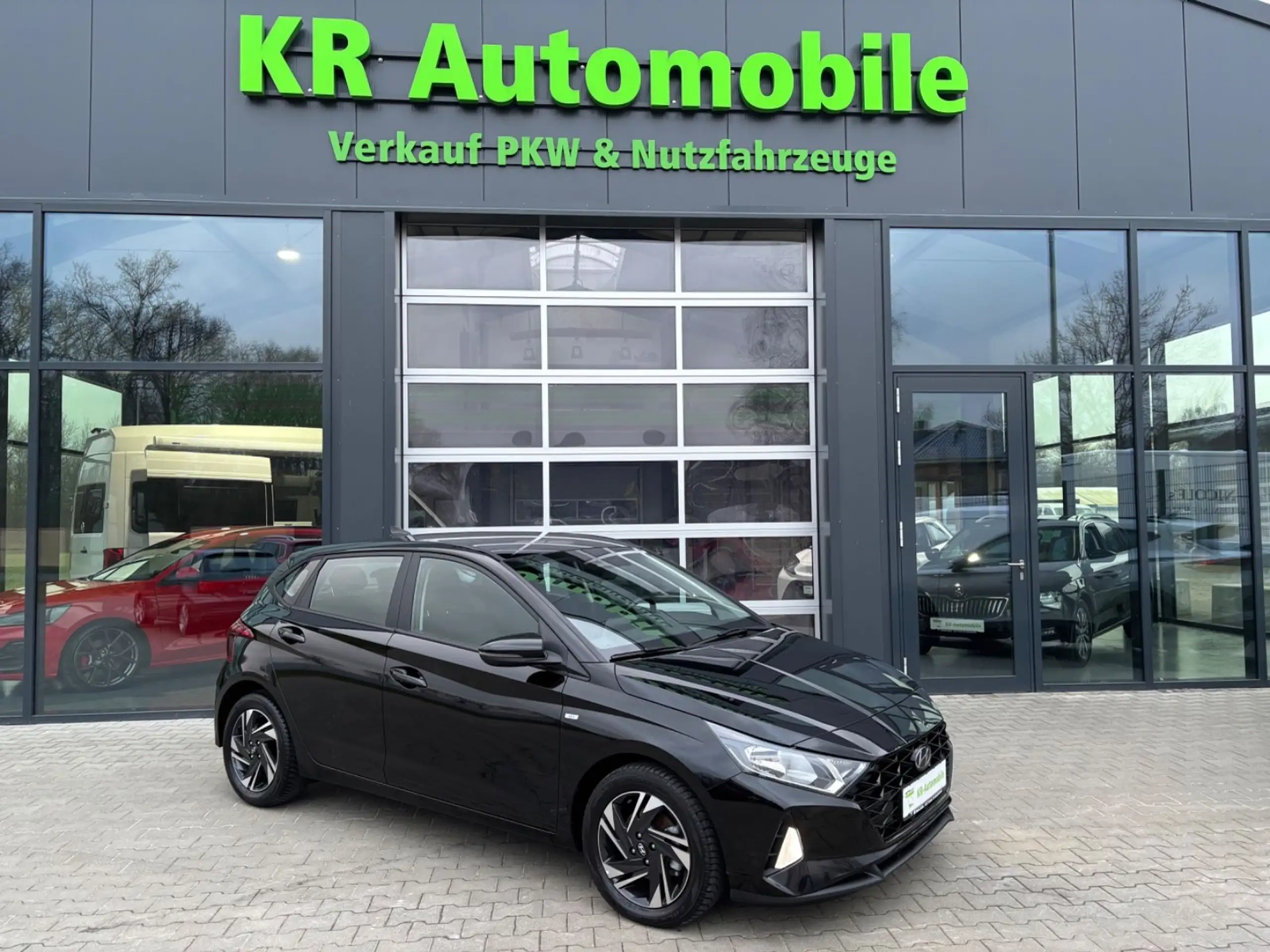 Hyundai i20 Trend Mild Hybrid Allwetterreifen, 2023, Benzin, Automata ...